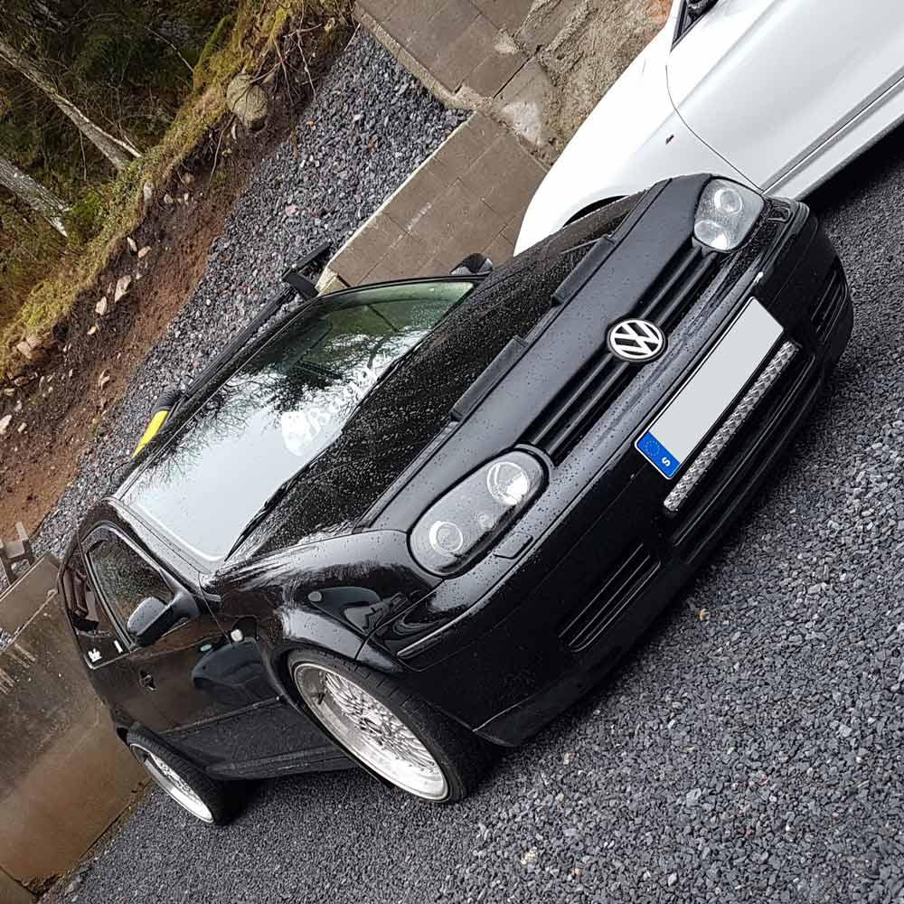 Headlights R32 Look Black to Golf 4